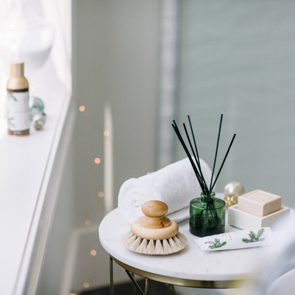 Thymes Frasier Fir Reed Diffuser - Petite Green Pine Needle - Soap ...